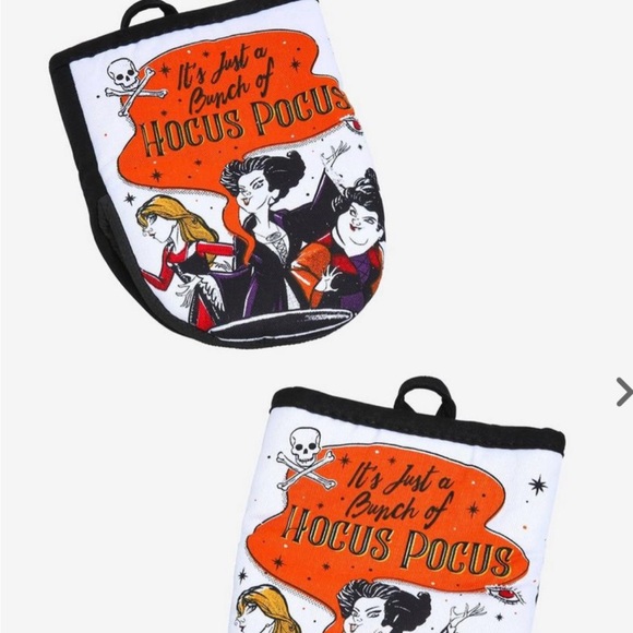 Disney | Kitchen | Brand New Hocus Pocus Mini Oven Mitts | Poshmark